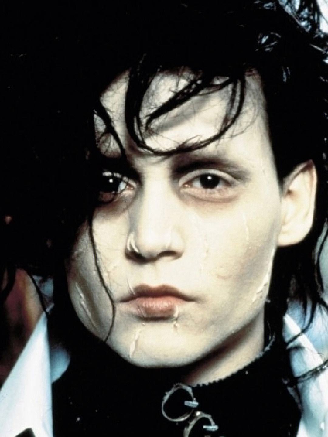 The Symbolism of Scissors and Hands in Edward Scissorhands: Exploring ...