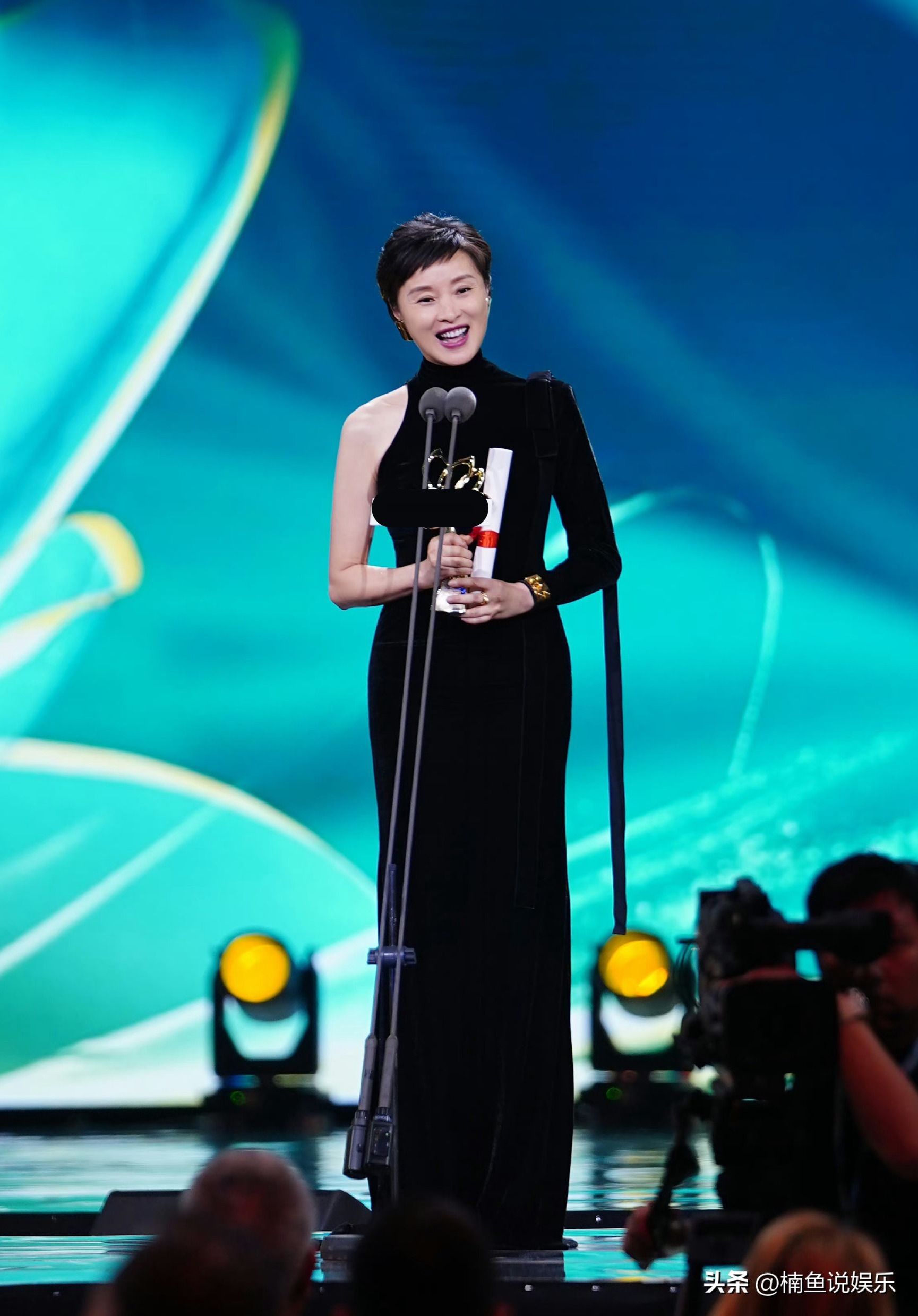 51-year-old Wu Yue compared with 52-year-old Yan Ni, she is really ...