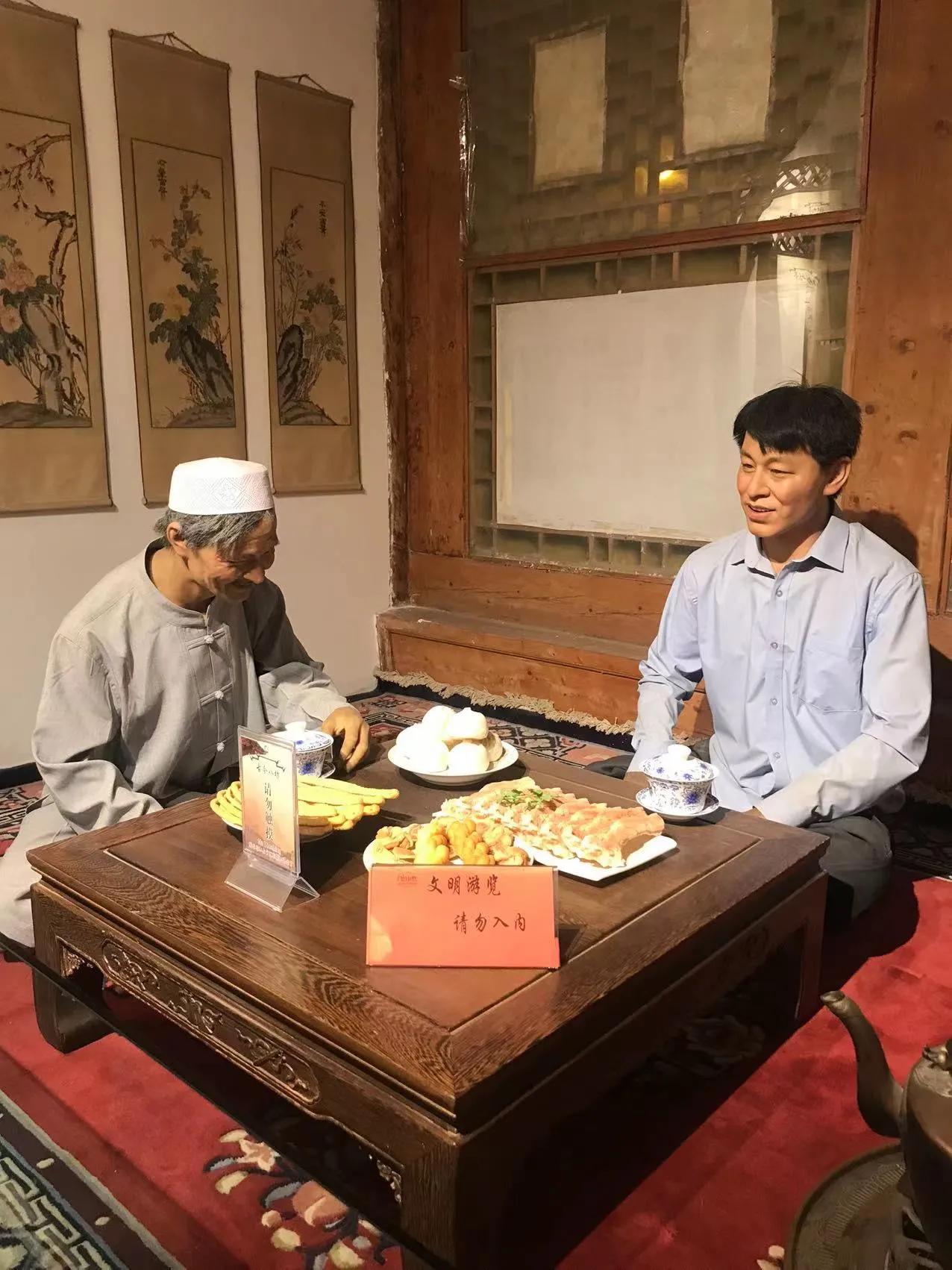 Two Hui friends I met in Linxia: Xiaoma and Laoma - iNEWS