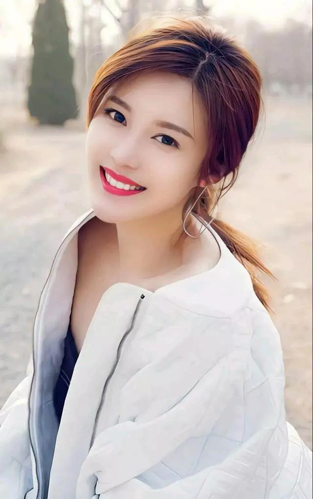 Share pictures—beautiful beauty Wu Jingjing - iMedia