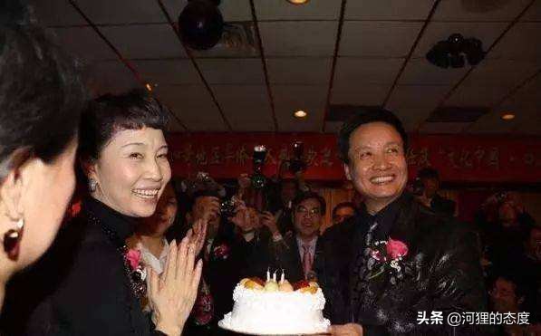 Yan Weiwen - Once the pillar of the Spring Festival Gala, a happy home ...