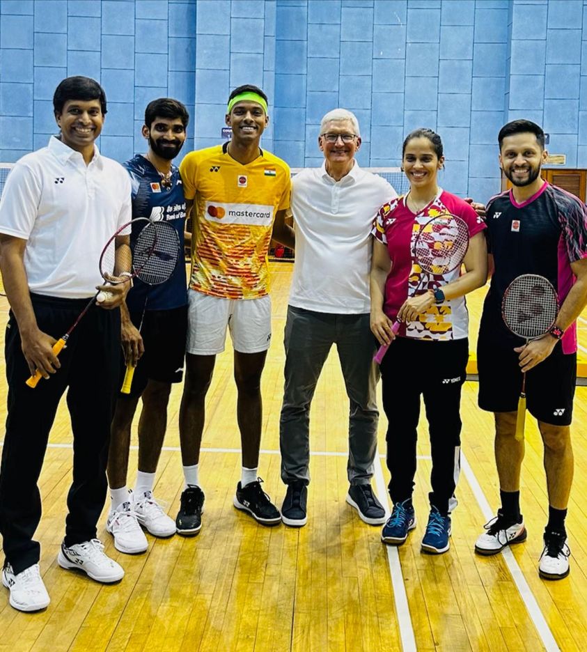 Neville, Srikanth and others receive Apple CEO Cook - iMedia