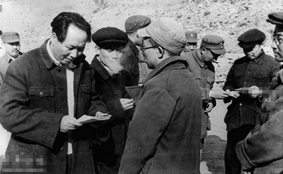 Peng Dehuai asked Mao Zedong: You have never been to a military academy ...