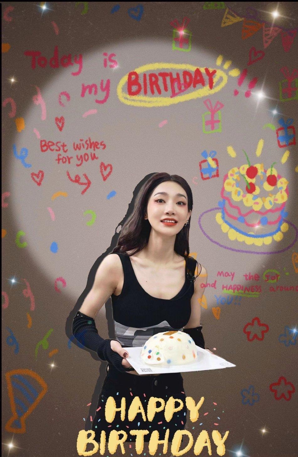 Friendship forever! Liu Yase took a group photo to celebrate Zeng Keni ...