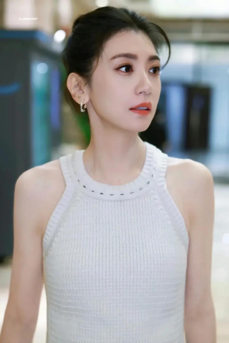 How absurd is Alyssa Chia's life after tearing up with her ex-husband ...