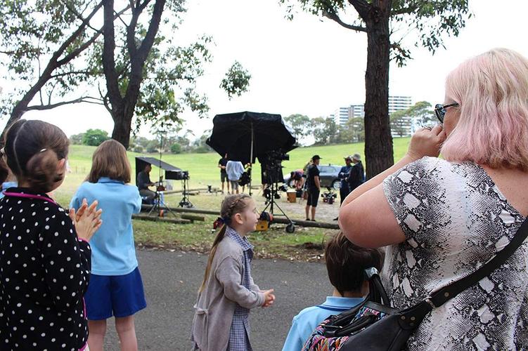 How to have love with zombies? Unexpected bonds of friendship and love ...