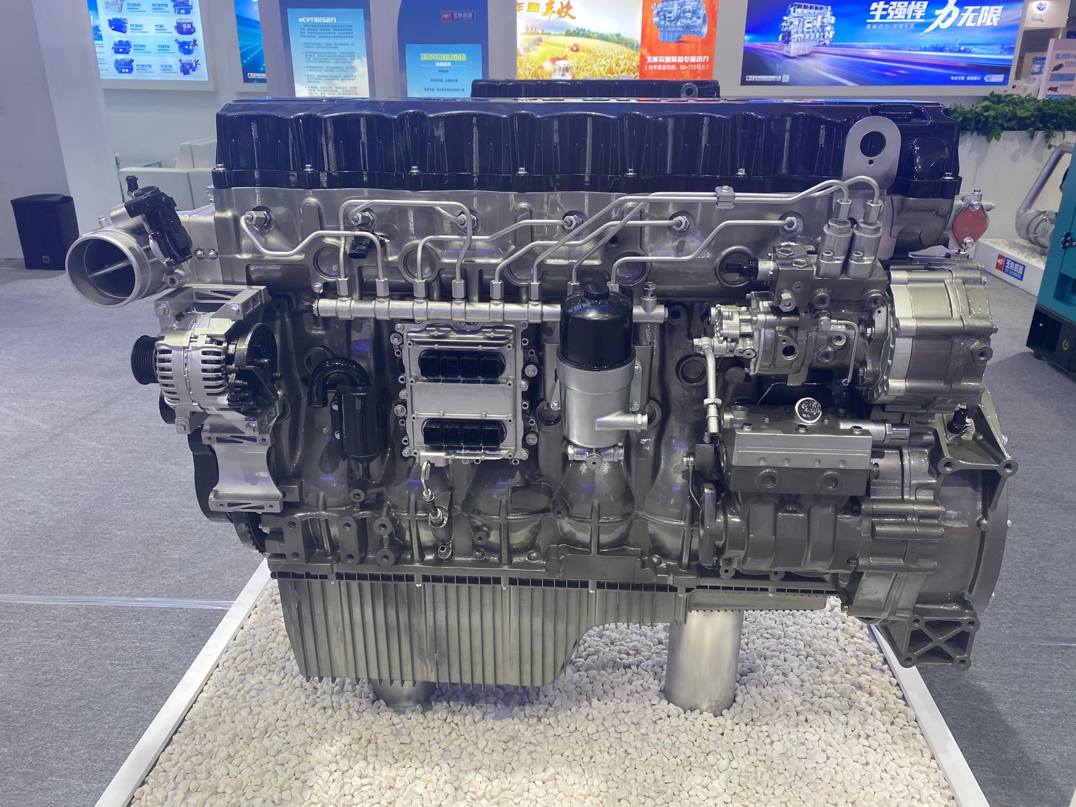 Which heavy truck engine is stronger at the 2022 Internal Combustion ...