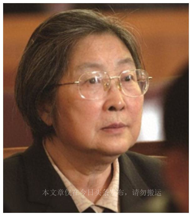 In 1959, He Zizhen asked Li Min to give Jiang Qing a gift. In his later ...