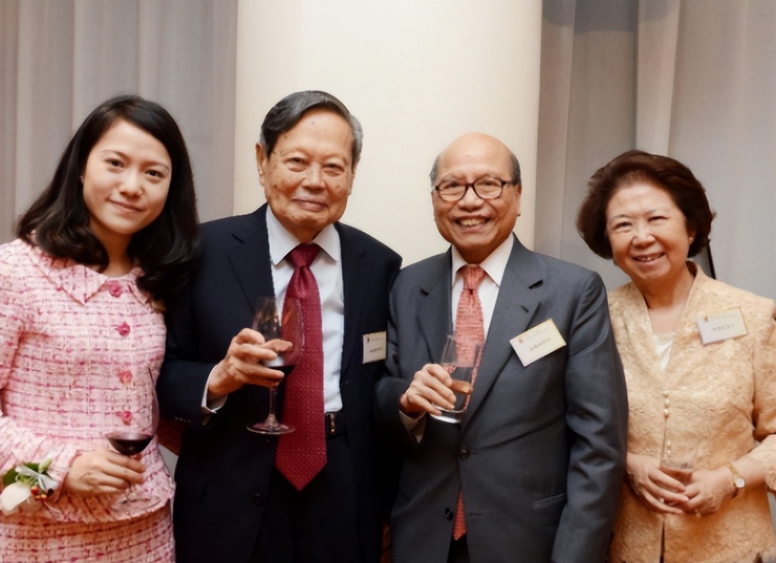 Yang Zhenning is 101 years old, and Weng Fan has been married to him ...