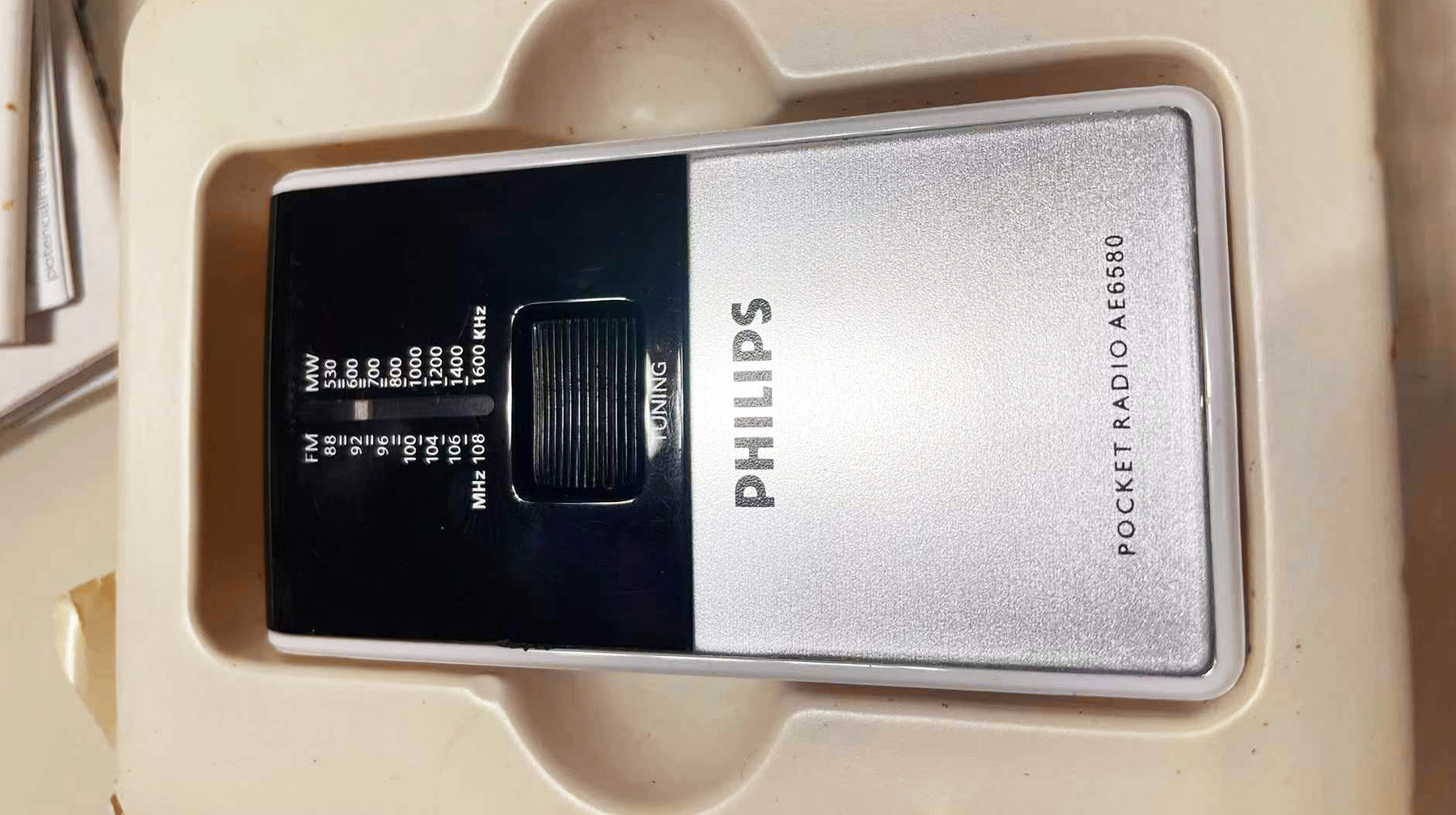 Relying on a AA battery for battery life, experience this Philips ...