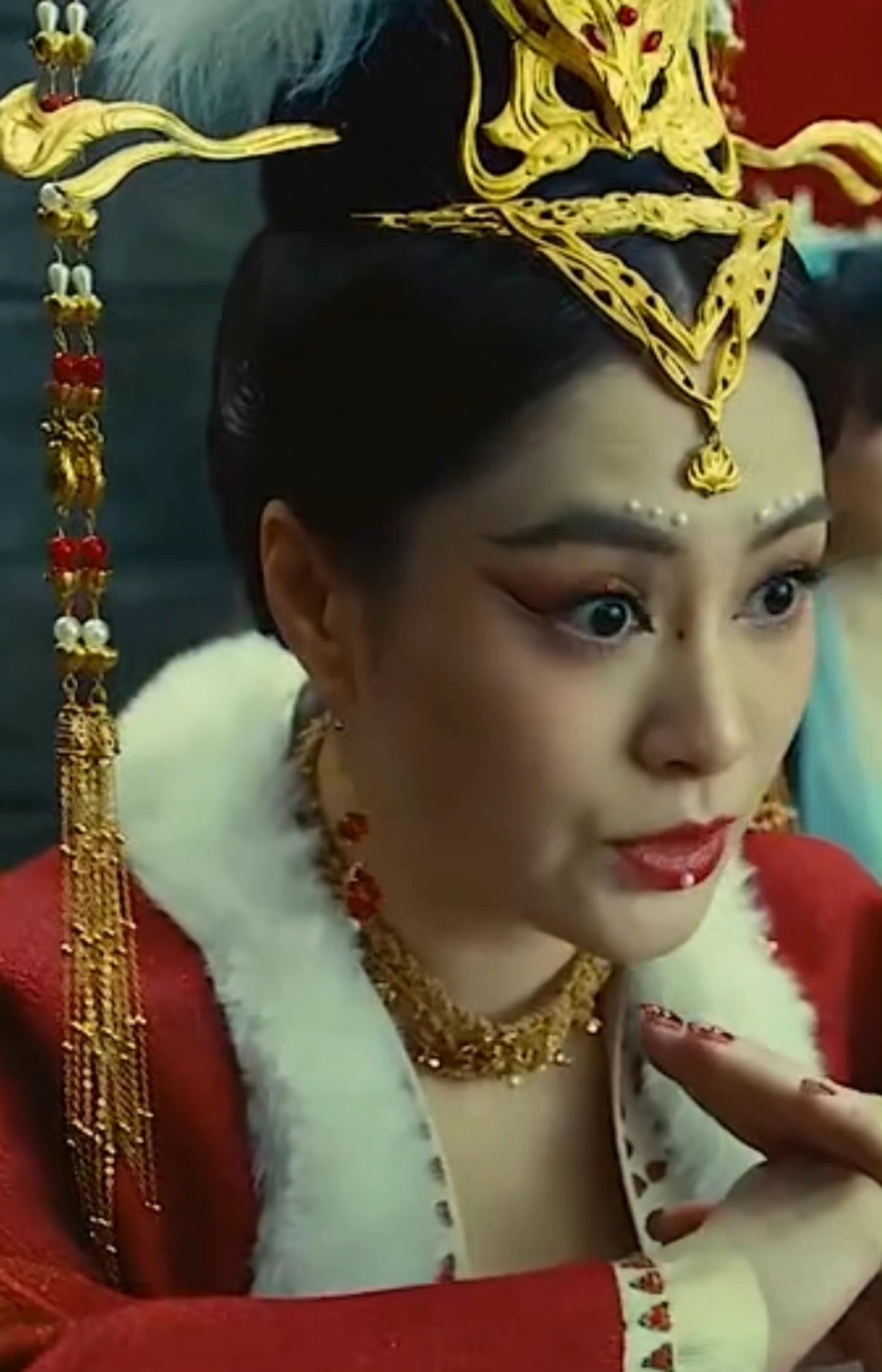 The fatter and more popular the three actresses, one is responsible for ...