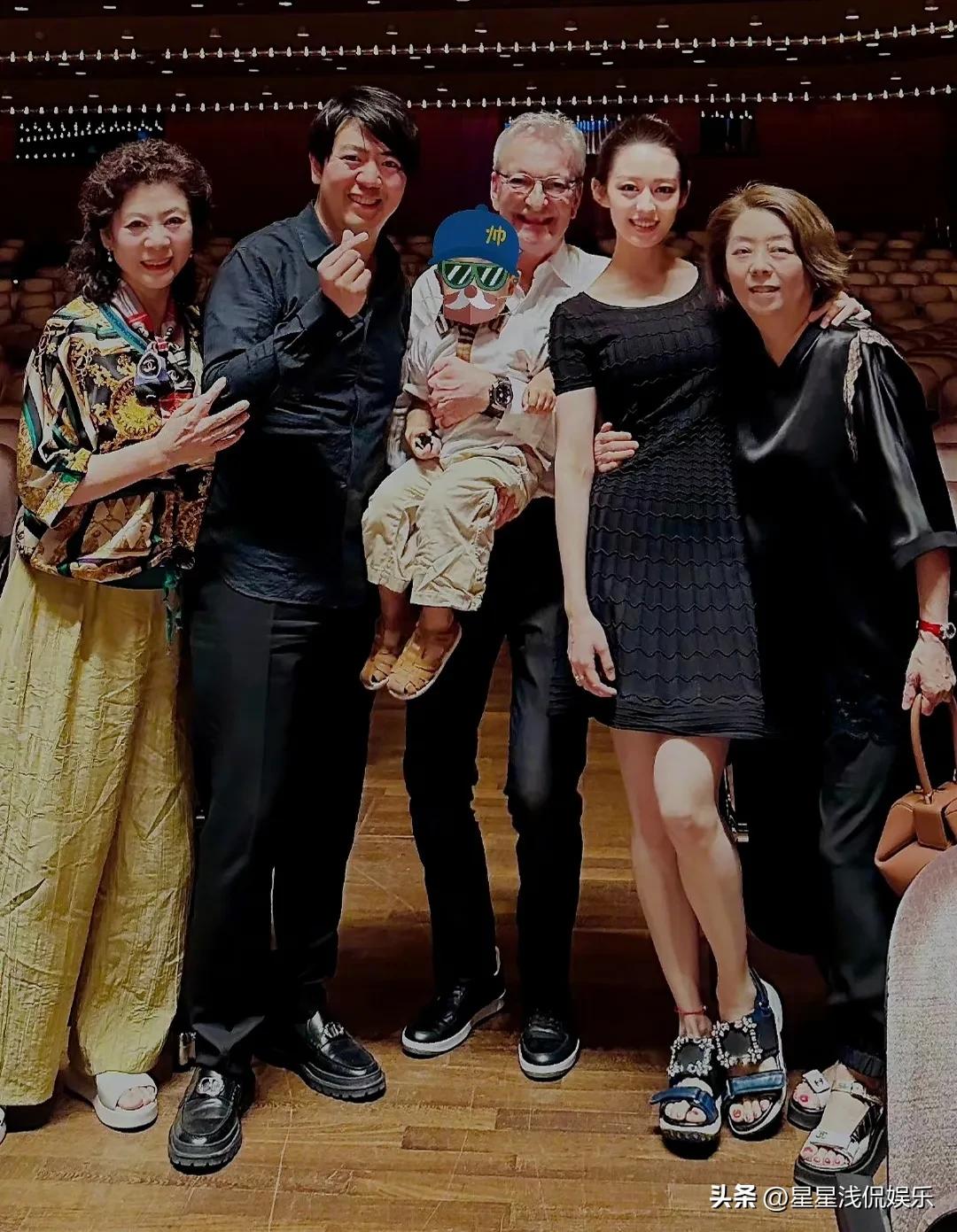 Lang Lang posted a family portrait to celebrate his 41st birthday. The picture of three ...