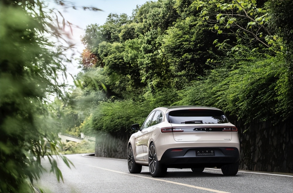 With first-class intelligence and excellent reliability, AITO M5 pure ...