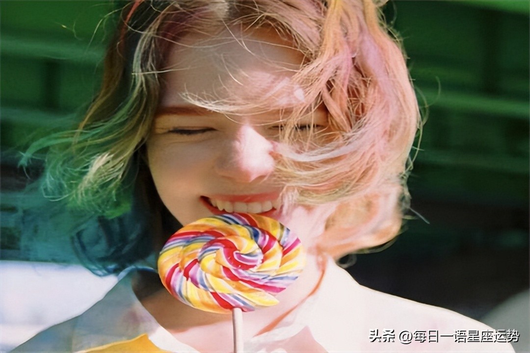 A constellation girl who is obviously beautiful but has low self-esteem ...