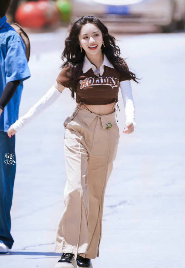 "Let's Run" Yang Ying Bailu ethnic braided hair style super girl Anqi Lu Keran girl group ...