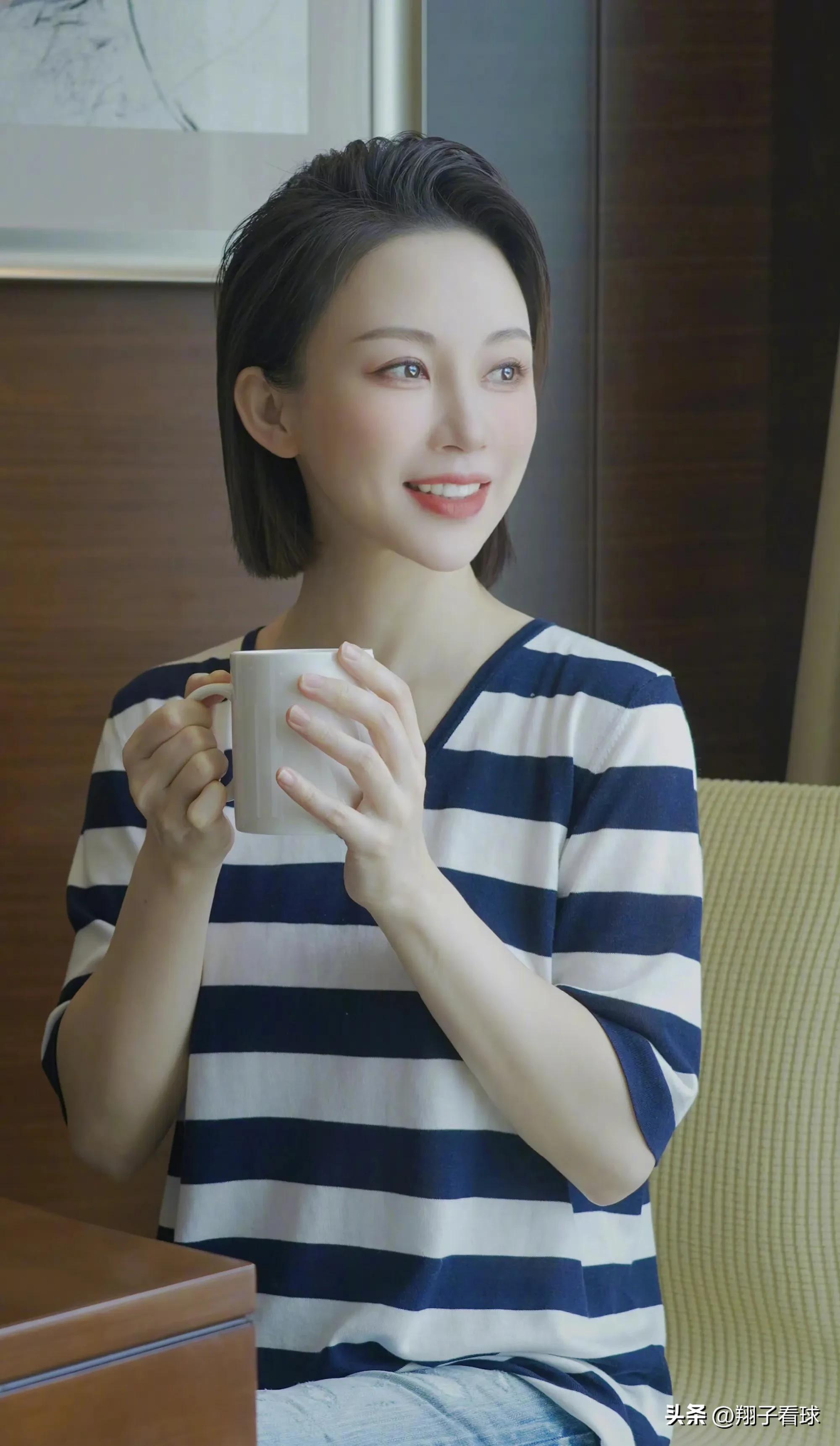 Pan Xiaoting's photo!The smile is like a flower, and the hairstyle has ...