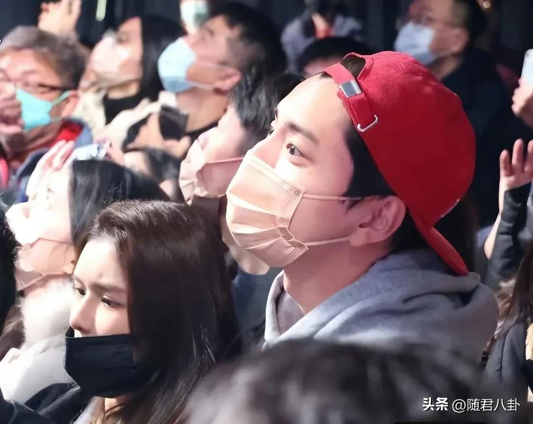 Wang Dalu and Cai Zhuoyi are suspected to have broken up, and their ...