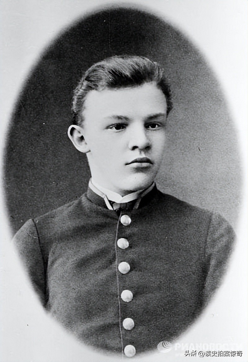 Did Hitler, the founder of the Third Reich, and Lenin, the founder of ...