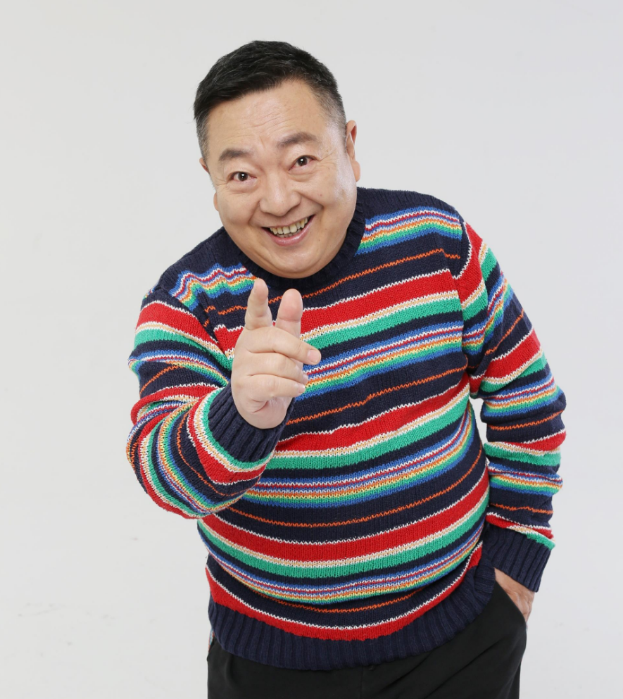 Host Dong Hao: He lost his father at the age of 4, escaped twice, his ...