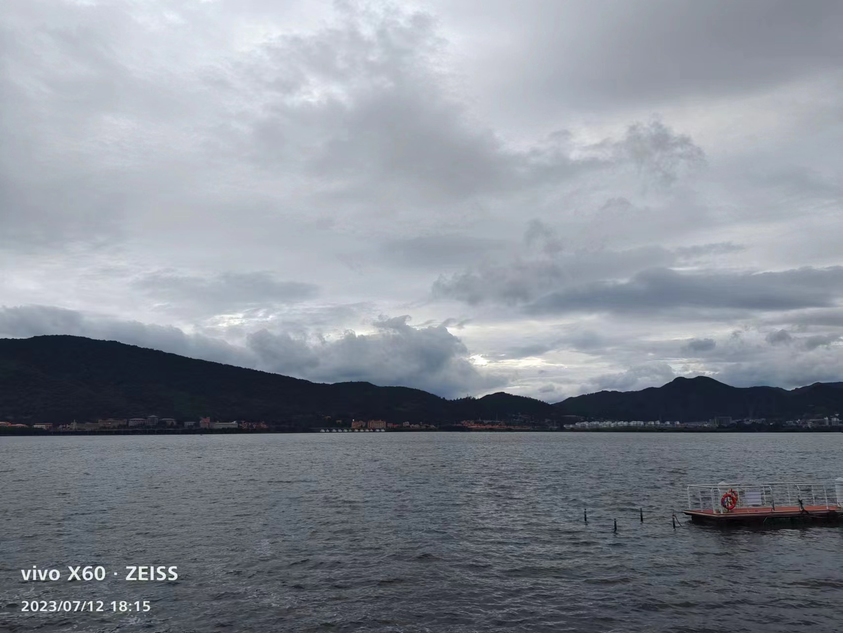 Two hours of walking time in Dianchi Lake - iNEWS