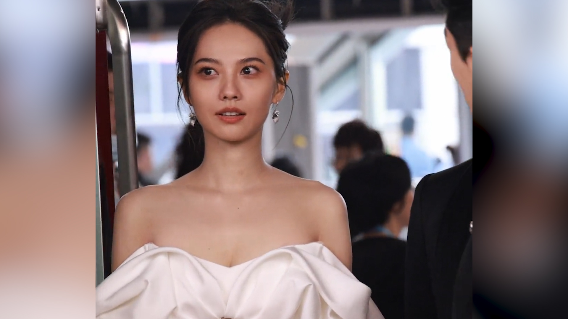 The actors of "Zeng Juvenile" competed on the red carpet, Zhang Yishan ...