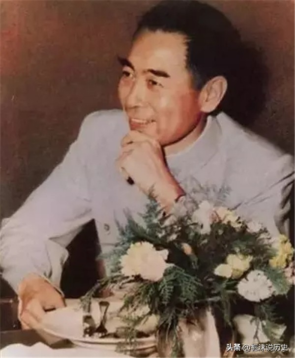 After the American reporter shook hands with Premier Zhou, he ...