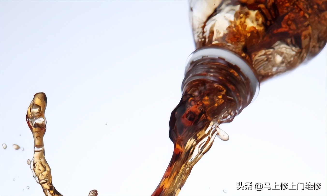 Don't throw away expired Coke at home, it is of great use at critical ...