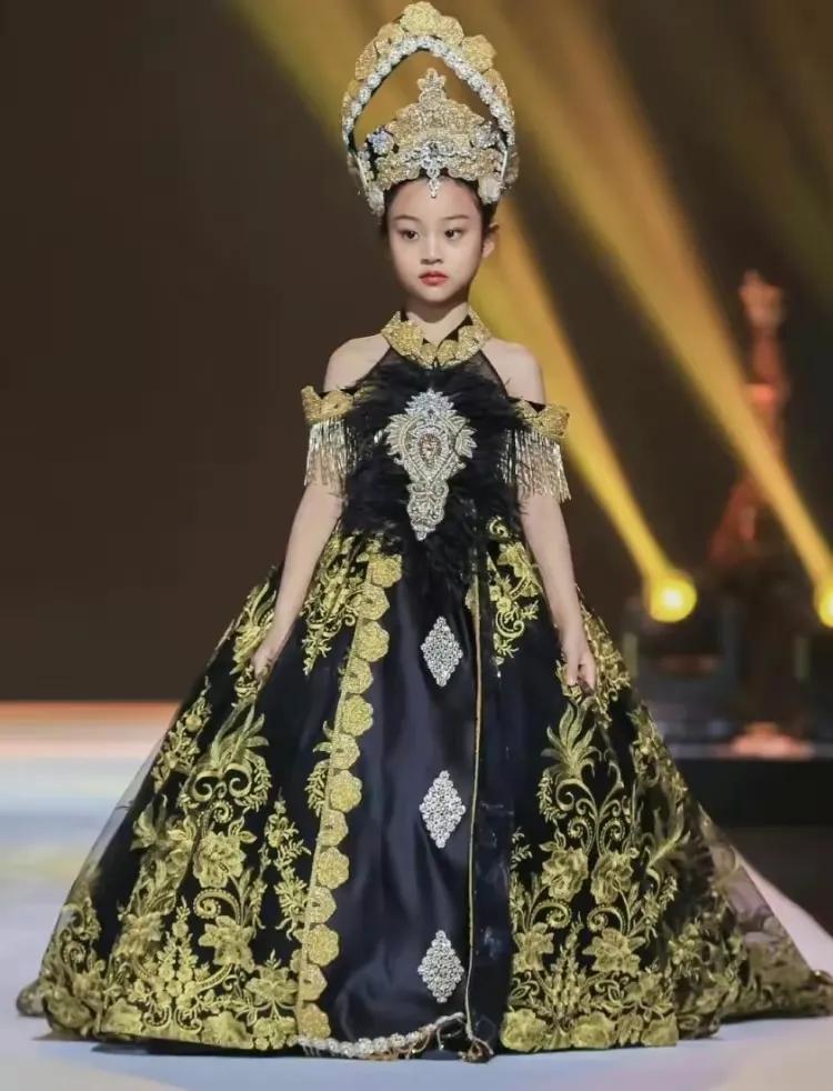 Li Xiaolu and Jia Nailiang's daughter "Tianxin" - Jia Yunxin - iNEWS