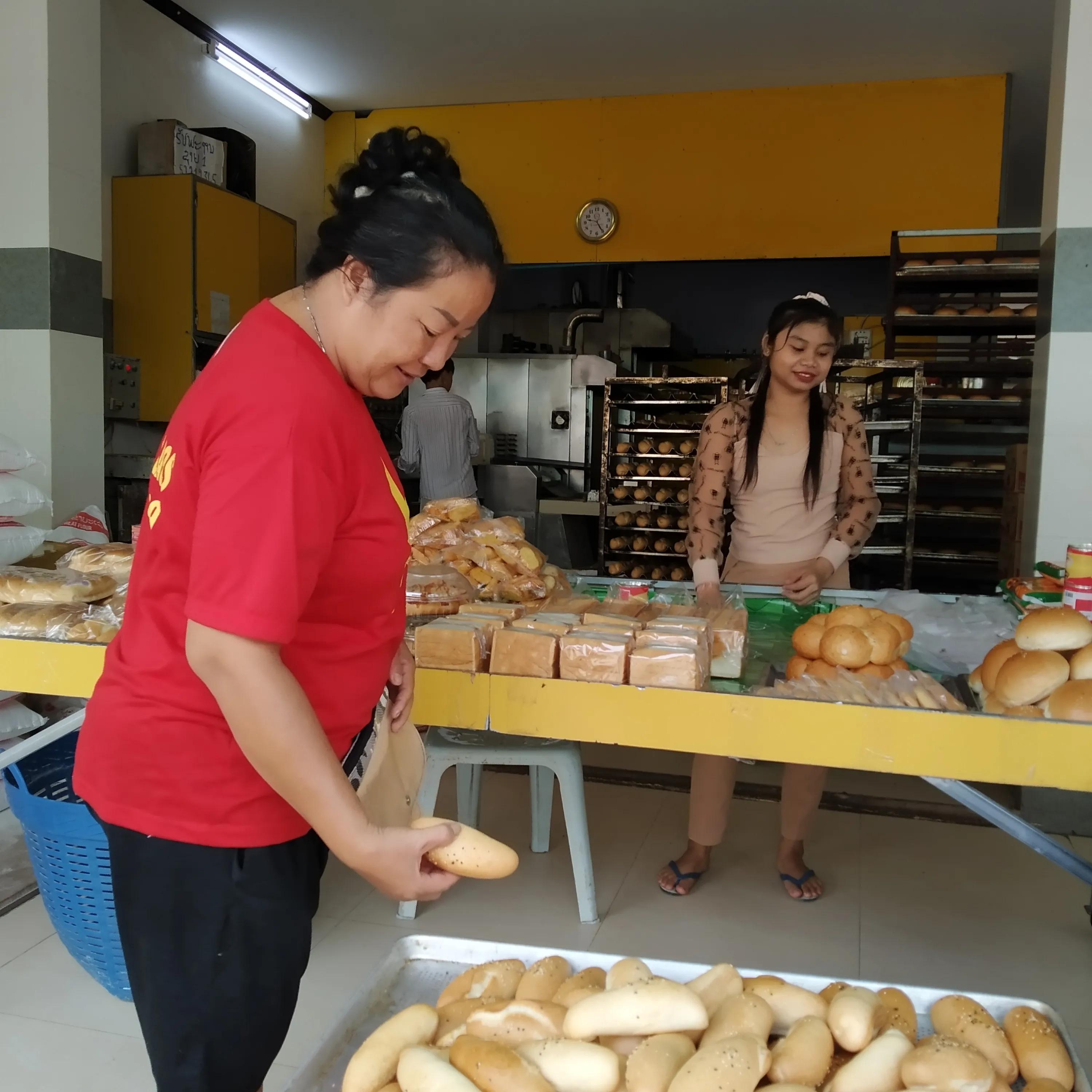 Rustic bakery in Laos - iNEWS