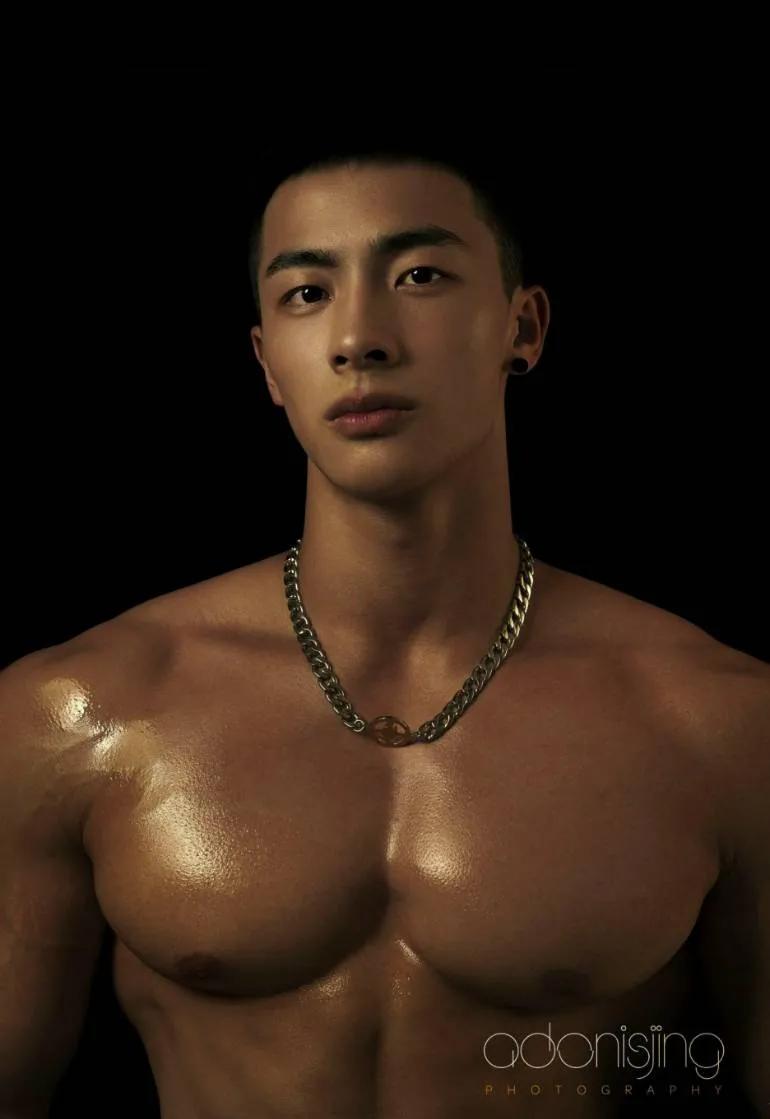 Personal photo of famous Asian male model Peng Guo - iNEWS