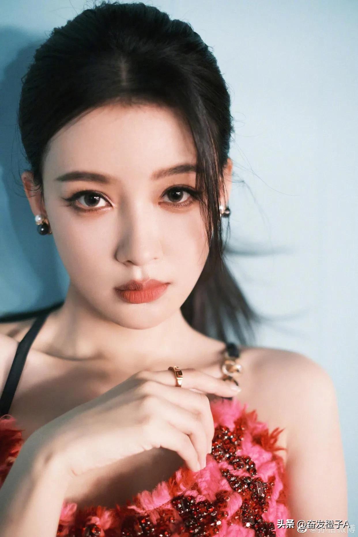 Sun Yi, who is back to being single, is getting more and more beautiful ...