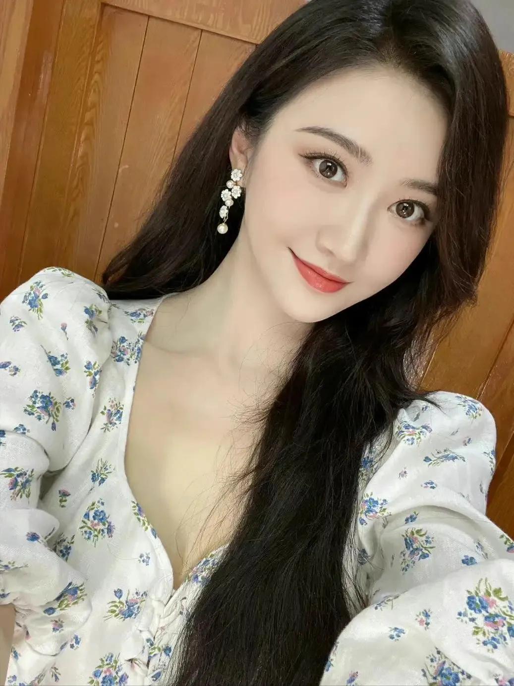 The whole Internet is searching for Jingtian's nude photo resources. What kind of magic power ...