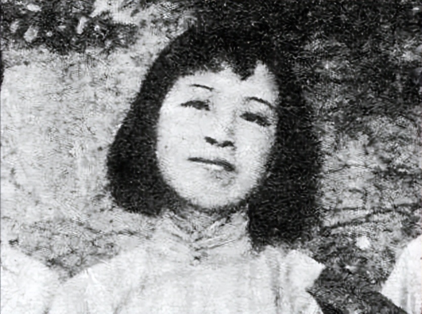 Jiang Qing's cemetery in Beijing: simple and shabby. Only after seeing ...