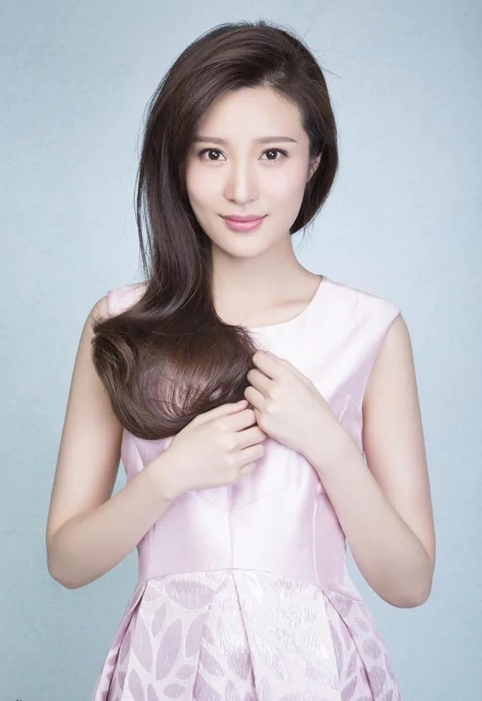 Wu Jingjing is so beautiful - iNEWS