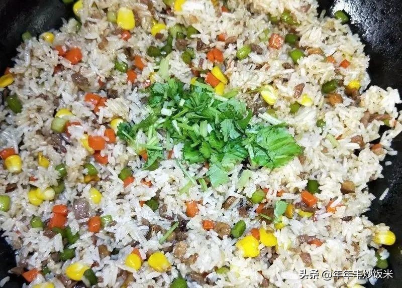 Good-looking and delicious fried rice - Niannianfeng fried rice! - iNEWS