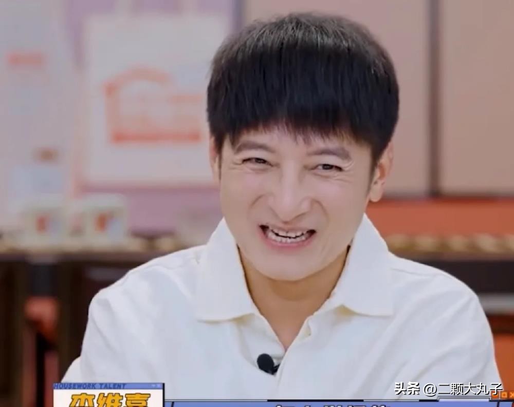 Is the 47-year-old Li Weijia, who suffers from severe mysophobia and ...