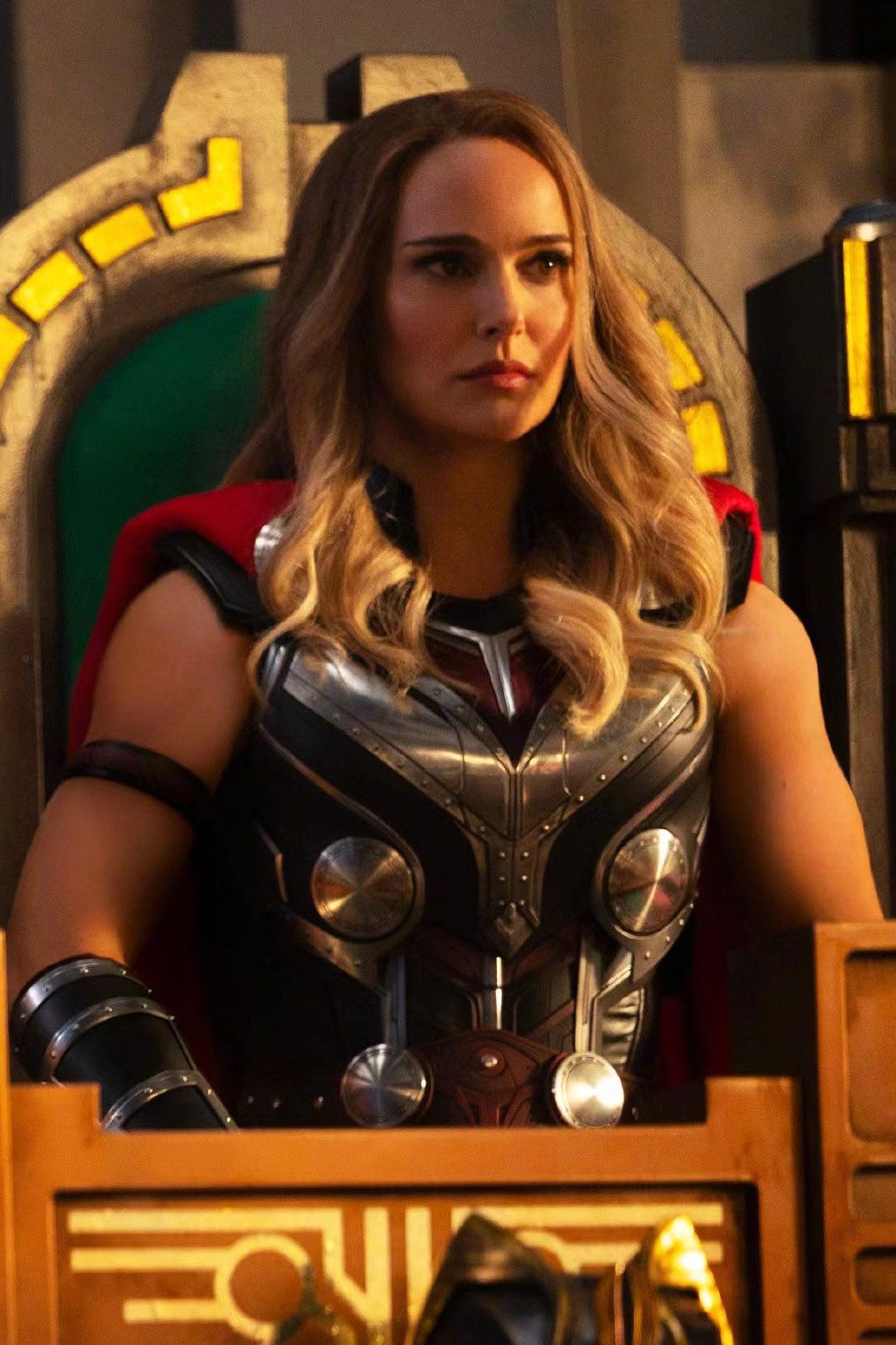 Female Thor and Valkyrie are in the same frame!The arm muscles are ...