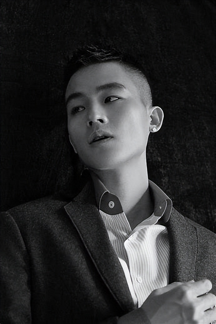 The spy drama "The Night Before" watched The Knockout. Ou Hao ...