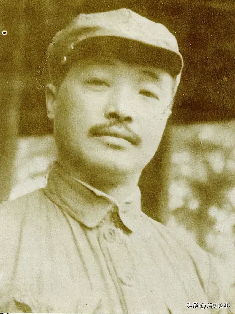 In 1931, Wang Shangrong joined the Red Army, and his mother gave him ...