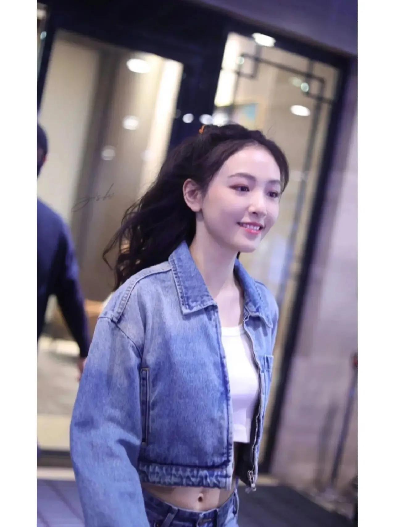 Riding the Wind and Waves 4 is here! look forward to! There are Xie Na, Zhang Jiani, Wu Qian and ...