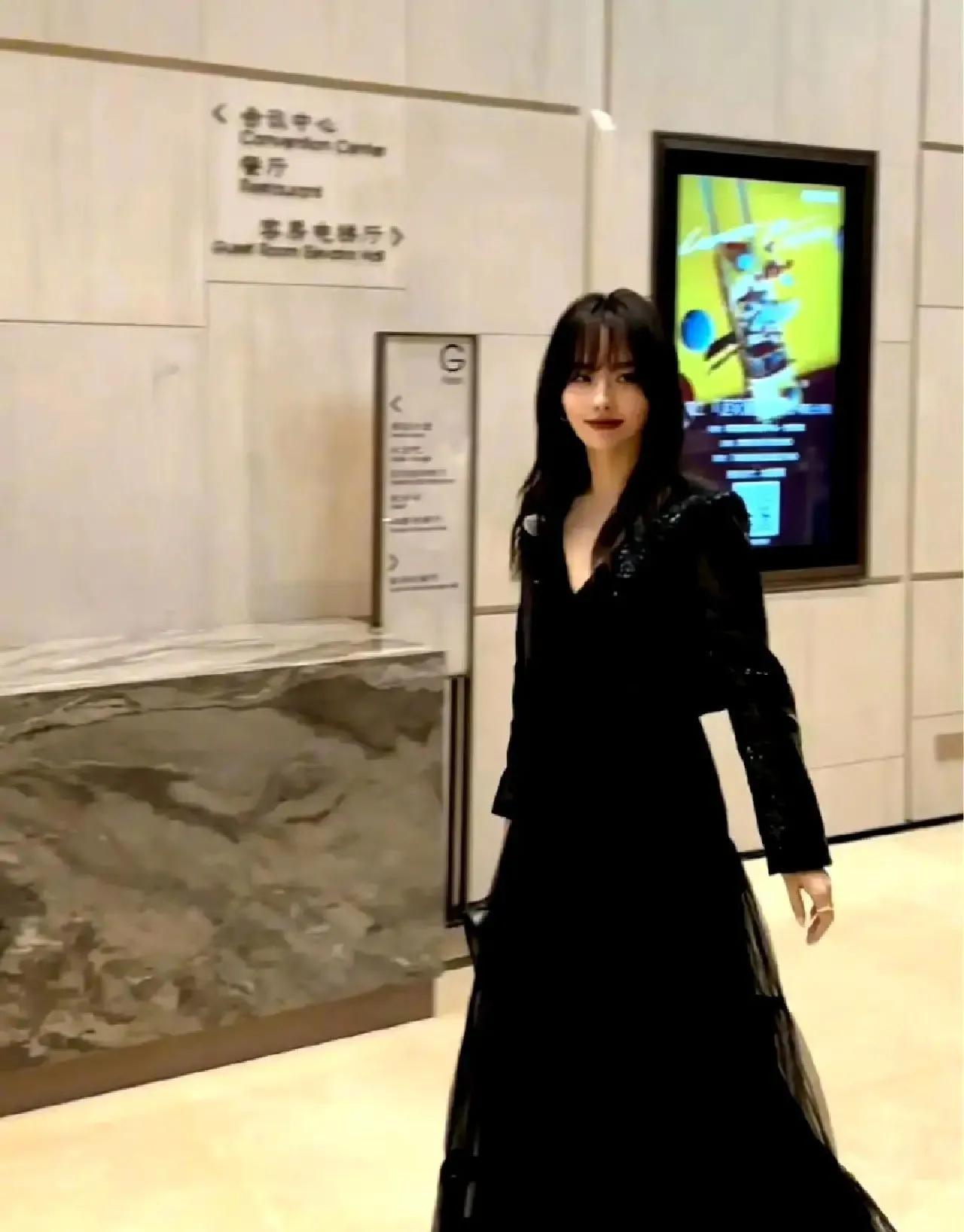 Riding the Wind and Waves 4 is here! look forward to! There are Xie Na, Zhang Jiani, Wu Qian and ...