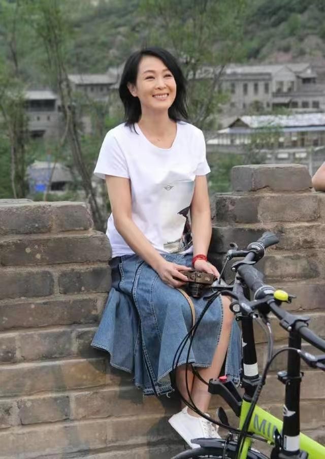 Liu Ruoying took her son to the camera for the first time, her temperament became more gentle in ...