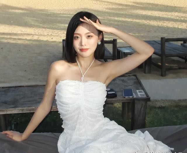 Sichuan Conservatory of Music's talented female student Xu Ziyao - iNEWS