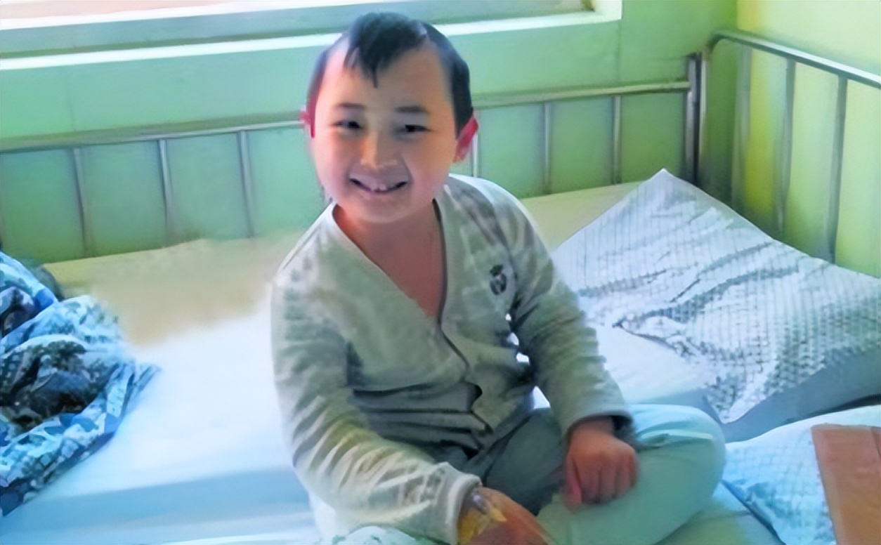 He died at the age of 6 at the Spring Festival Gala at the age of 8 ...