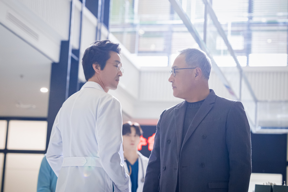 Net discussion "Romantic Doctor Master Kim 3": Han Seok-kyu's charm, strong strength, insisting ...