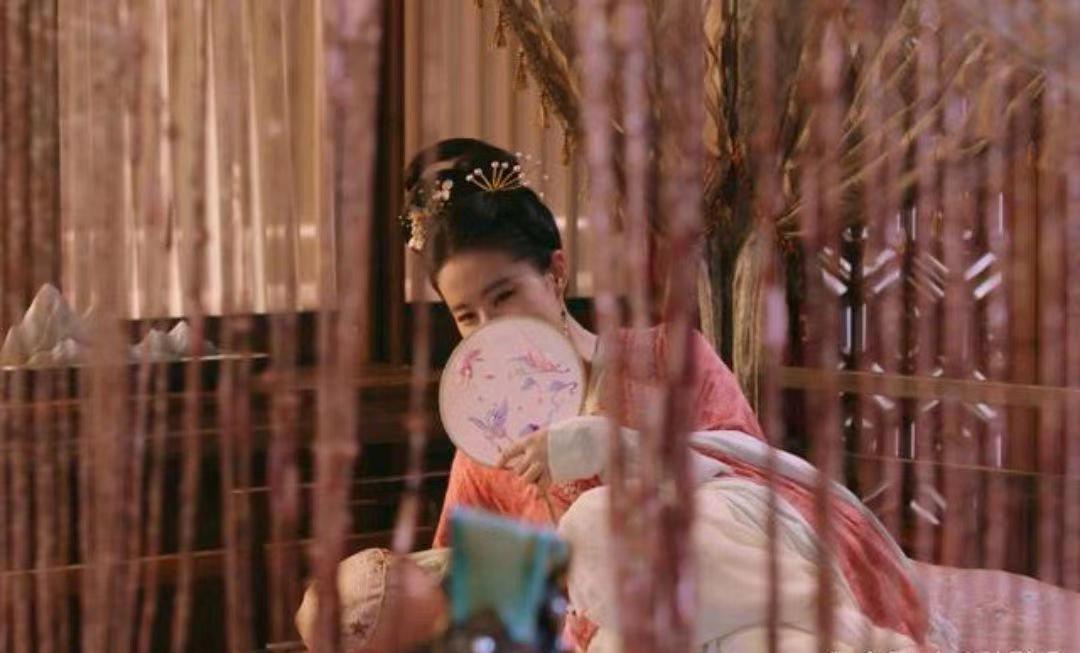Li Qingzhao's newlywed Yan Er acted like a baby to her husband, and ...