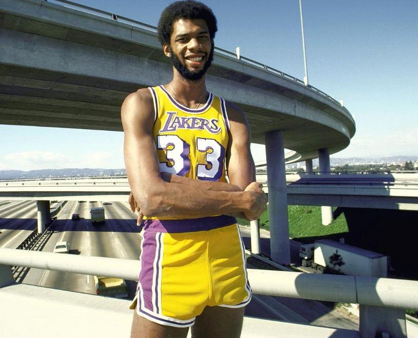 Why is the skyhook the hardest shot to block? Kareem Abdul-Jabbar is ...