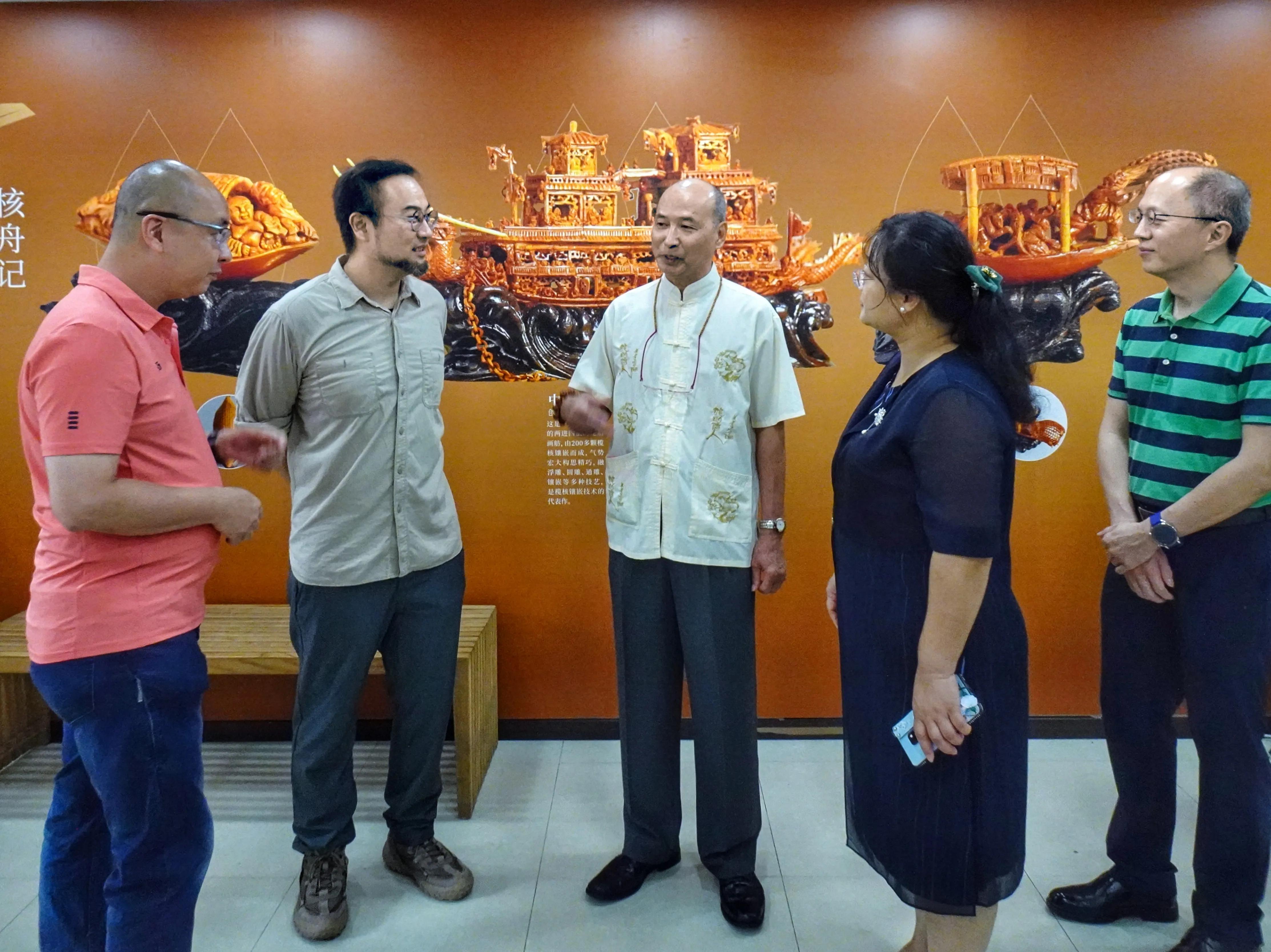 Zeng's Olive Carving Exhibition - iNEWS