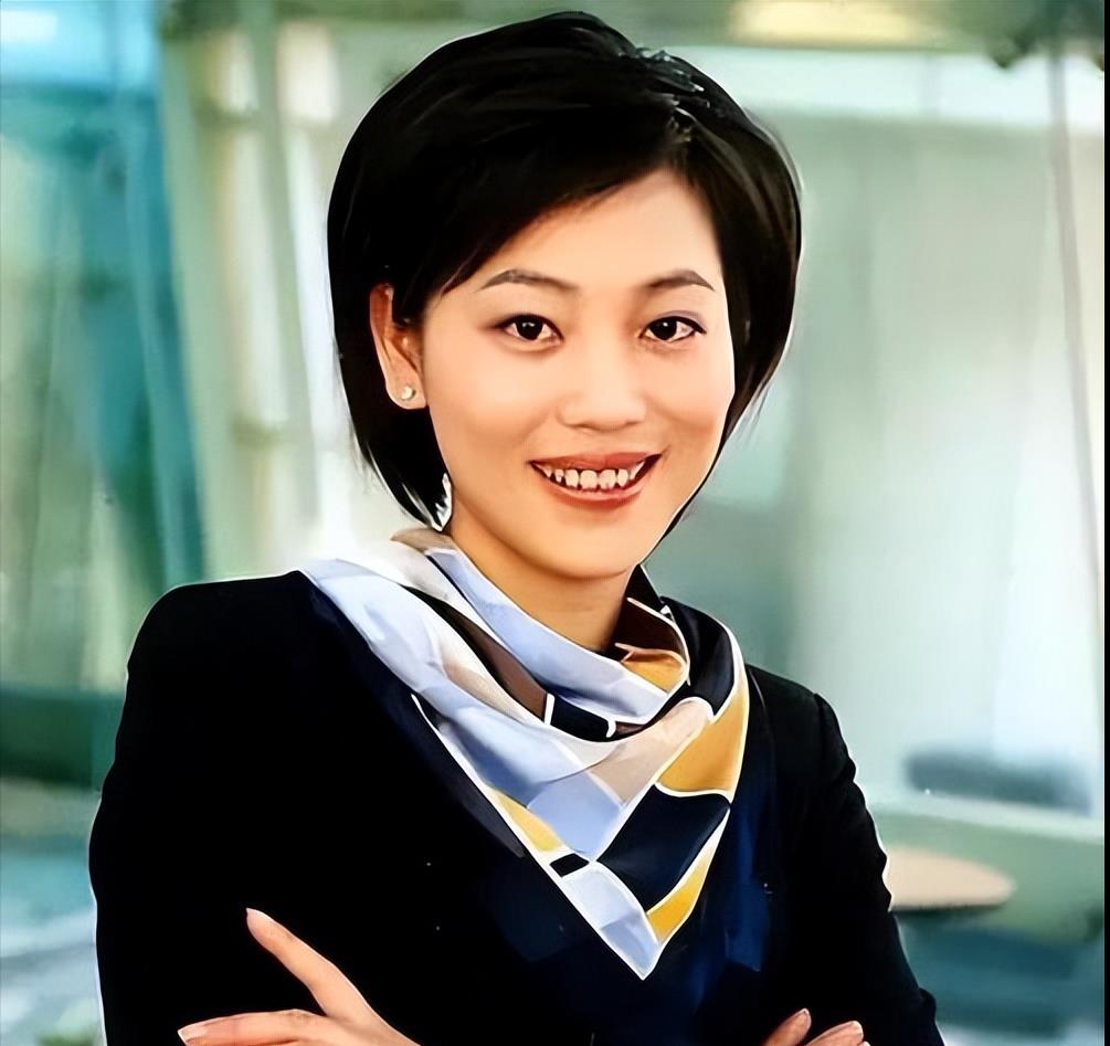 After 17 years of long-distance relationship, the female host lives a ...