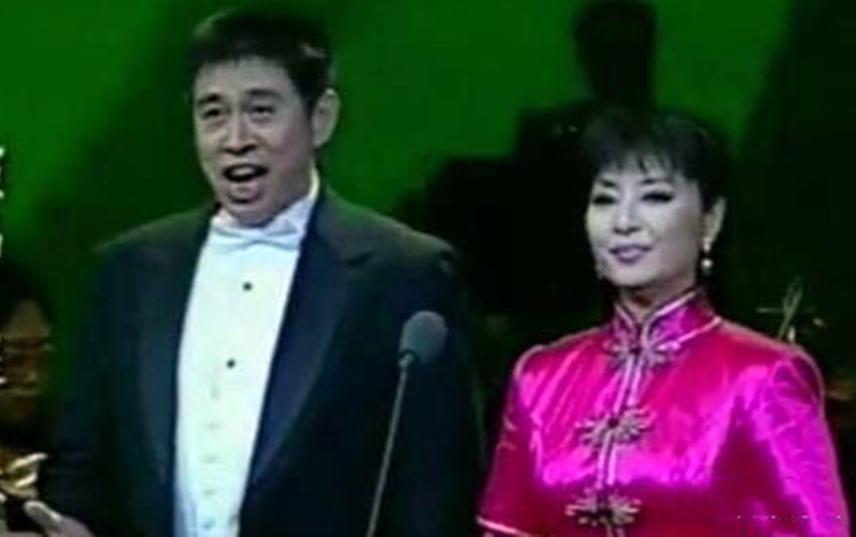 What kind of story is this?Yin Xiumei, an old singer, is 66 years old ...